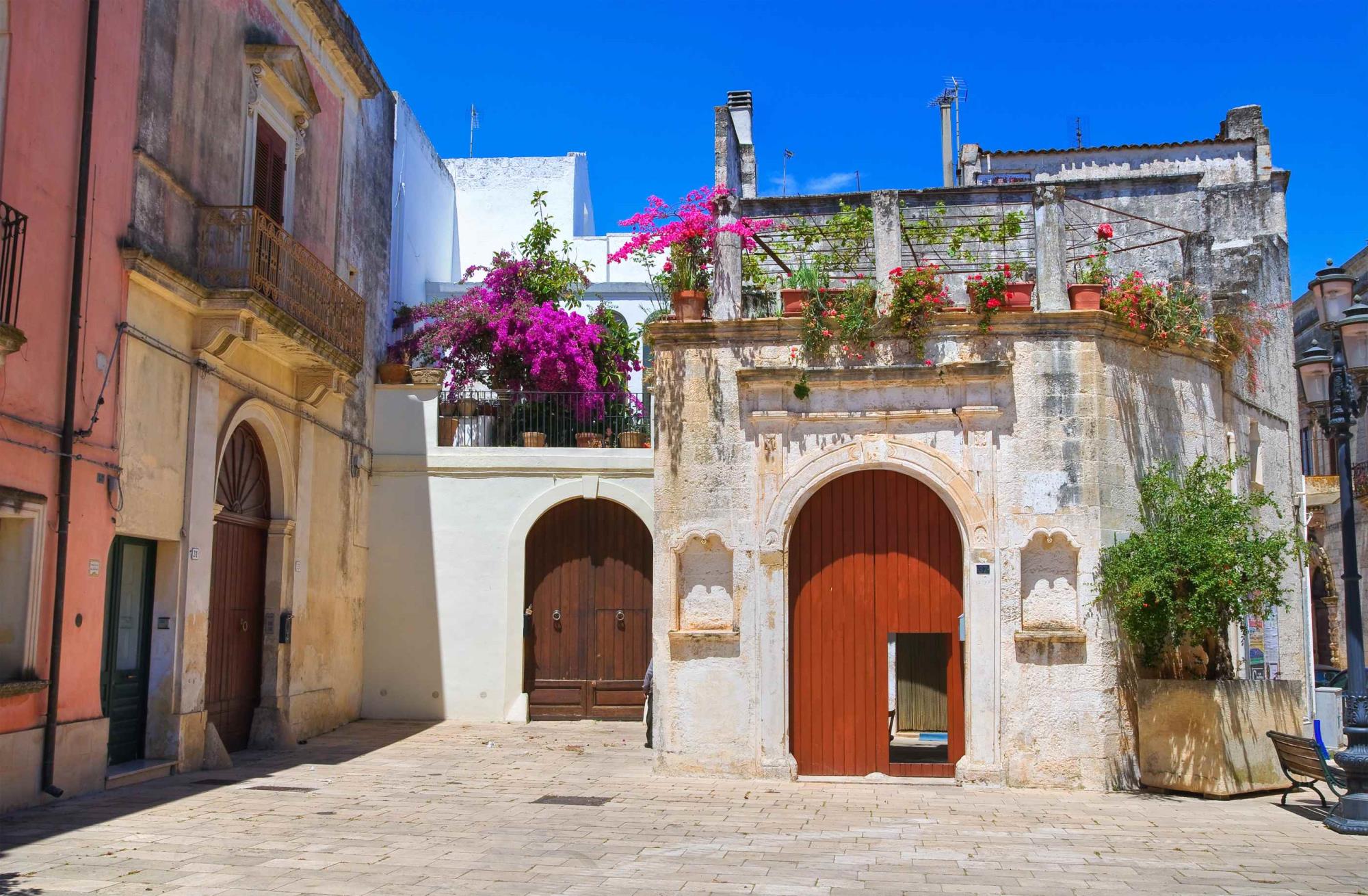 Specchia, il borgo antico del Salento: itinerario tra storia e ...
